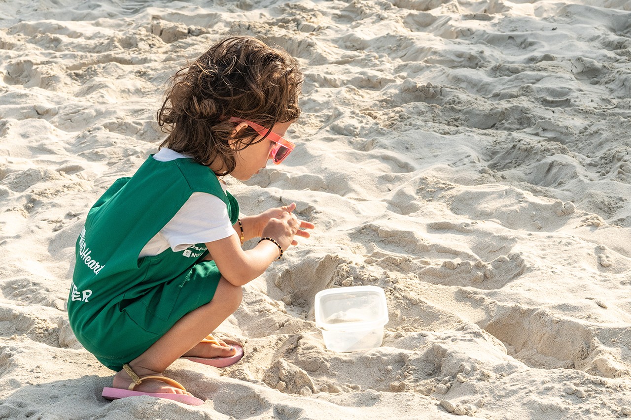 Fourth Great Nurdle Hunt Collects Nearly 24,000 Nurdles - NYU Abu Dhabi