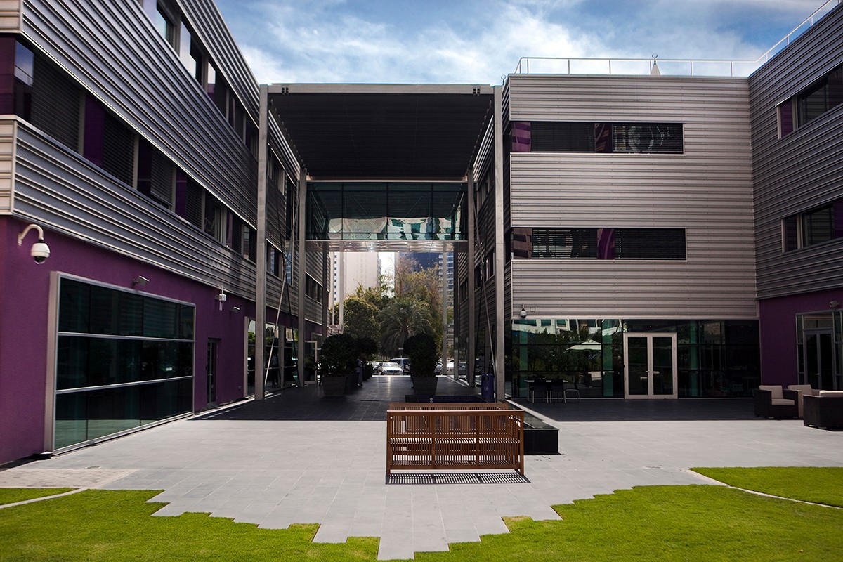 Editor of Online Science Portal Visits NYUAD - NYU Abu Dhabi